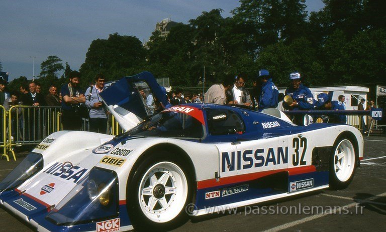 NISSAN R88C N°32